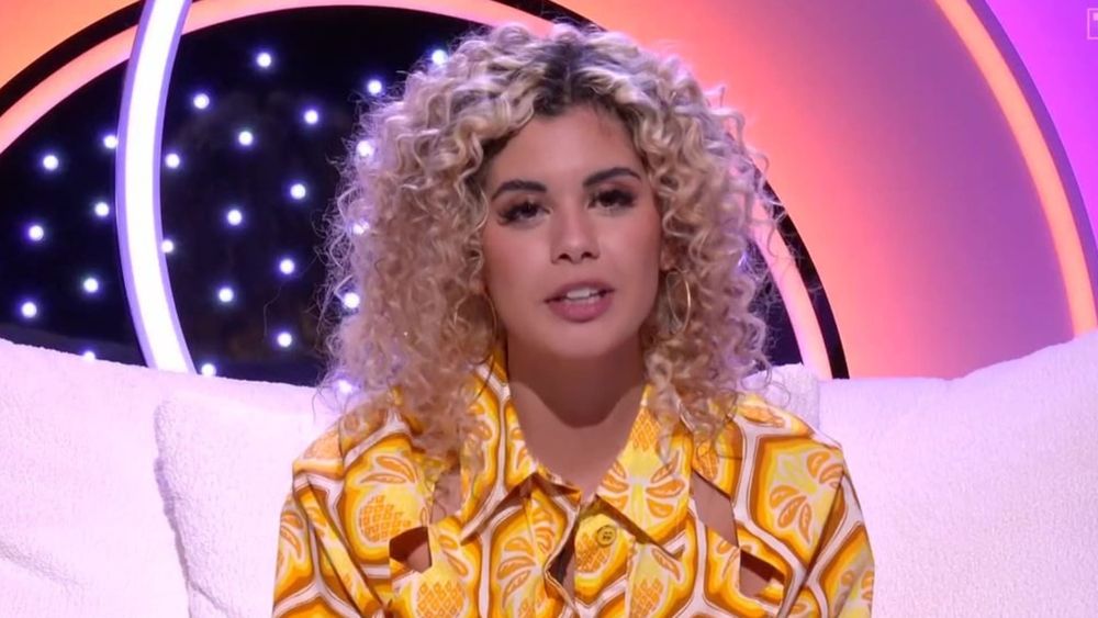 Zoé (Secret Story) : elle aurait trompé son chéri avec Alexis, Cameron ...
